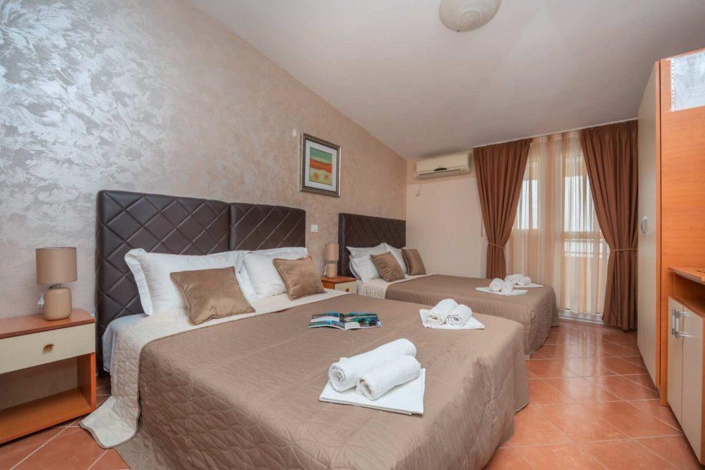 Studio apartmani Lara 3*- Čanj 2026 – Sim Tours