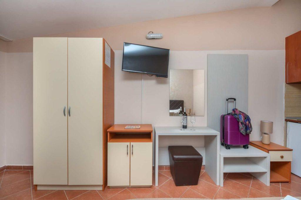 Studio apartmani Lara 3*- Čanj 2026 – Sim Tours
