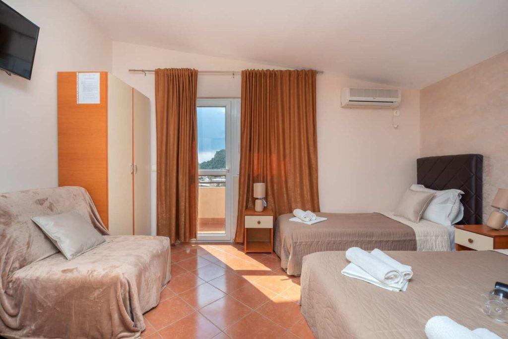Studio apartmani Lara 3*- Čanj 2026 – Sim Tours